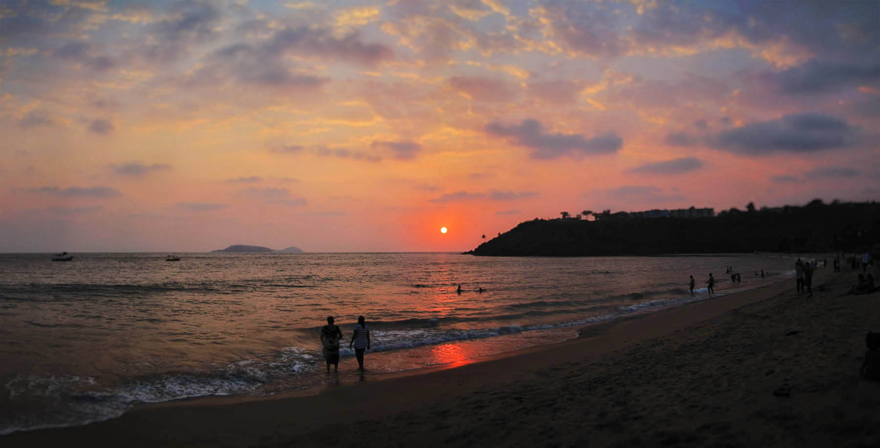 My Fascinating Experience in Goa, India as an American Woman - Run With ...